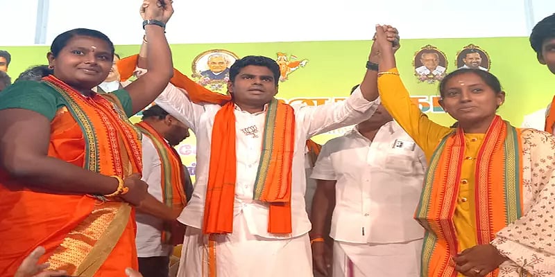 'பாட்ஷா ரஜினி போல் முன்னேறுங்கள்' - பெண் வேட்பாளர்களுக்கு அண்ணாமலையின் ...