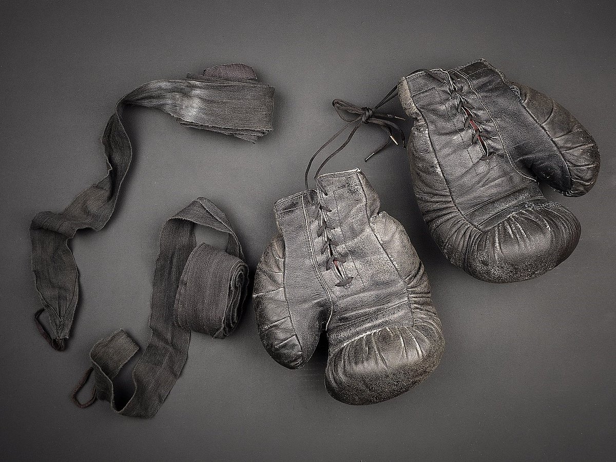 Why Custom Boxing Gloves and Shorts Are Essential for Fighters