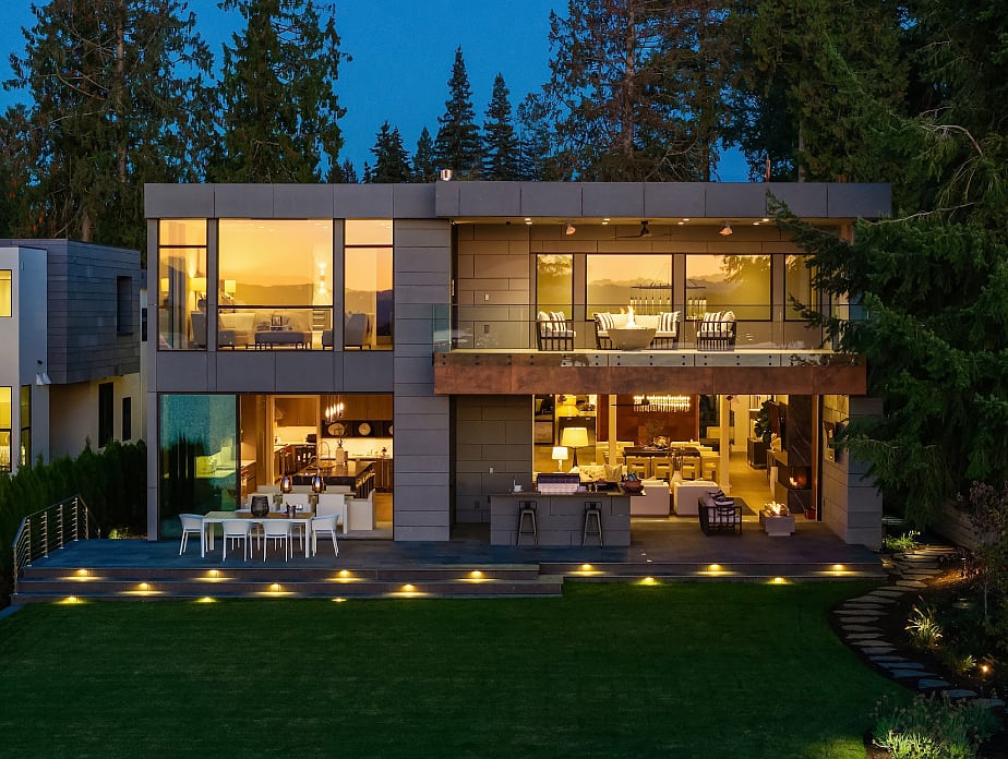 Medina Estate: $27.7M Lakeside Luxury in Washington