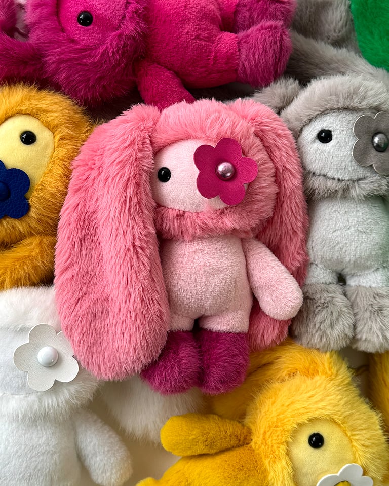 Cj Hendry’s juju Launch: Hong Kong Debut Blends Contemporary Art with ...