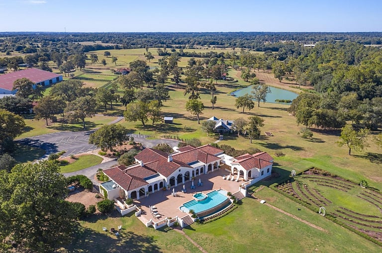 Drake Buys Luxurious $15 Million Texas Ranch