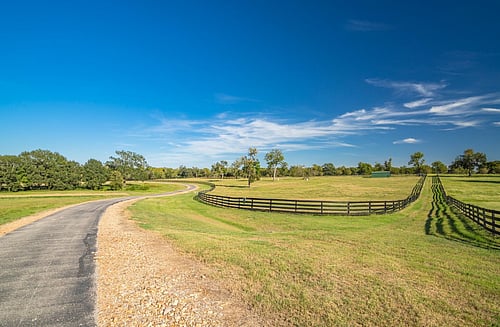 Drake Buys Luxurious $15 Million Texas Ranch