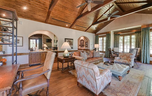 Drake Buys Luxurious $15 Million Texas Ranch