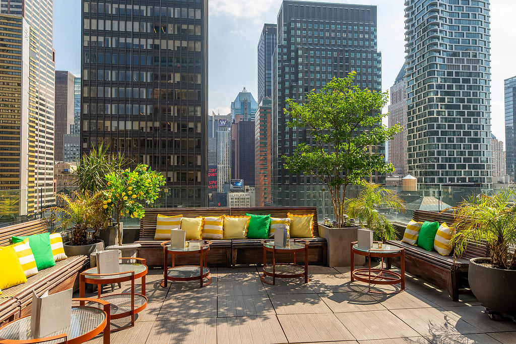 Top Year-Round NYC Rooftop Lounges with Stunning Skyline Views