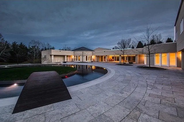 Michael Jordan Sells Highland Park Mansion for Nearly $15 Million