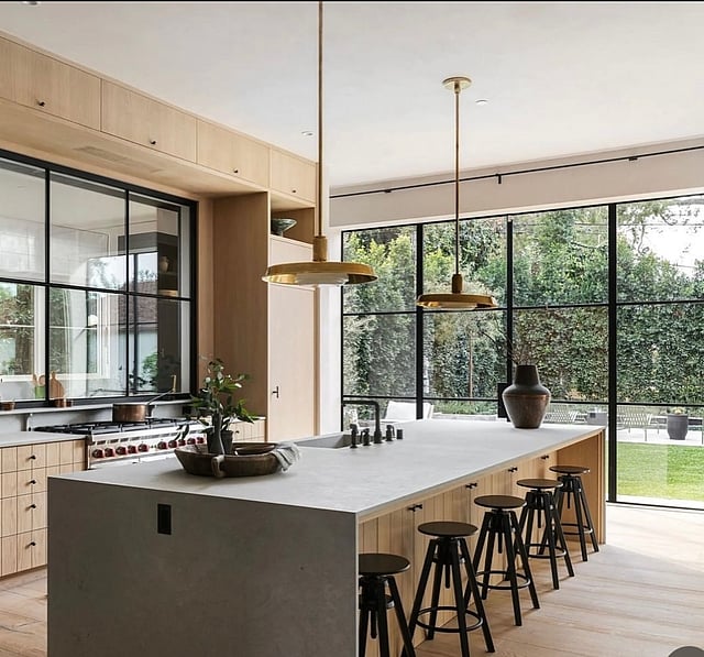 Freddie Freeman Buys $7.8M Studio City Mansion