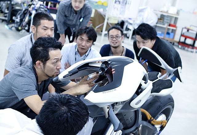 Jin-Ki Kanno, Yamaha's Motoriod AI Robot Self-Balancing Motorcycle Concept