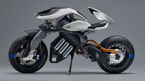 Jin-Ki Kanno, Yamaha's Motoriod AI Robot Self-Balancing Motorcycle Concept