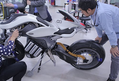Jin-Ki Kanno, Yamaha's Motoriod AI Robot Self-Balancing Motorcycle Concept