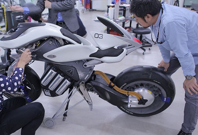 Jin-Ki Kanno, Yamaha's Motoriod AI Robot Self-Balancing Motorcycle Concept