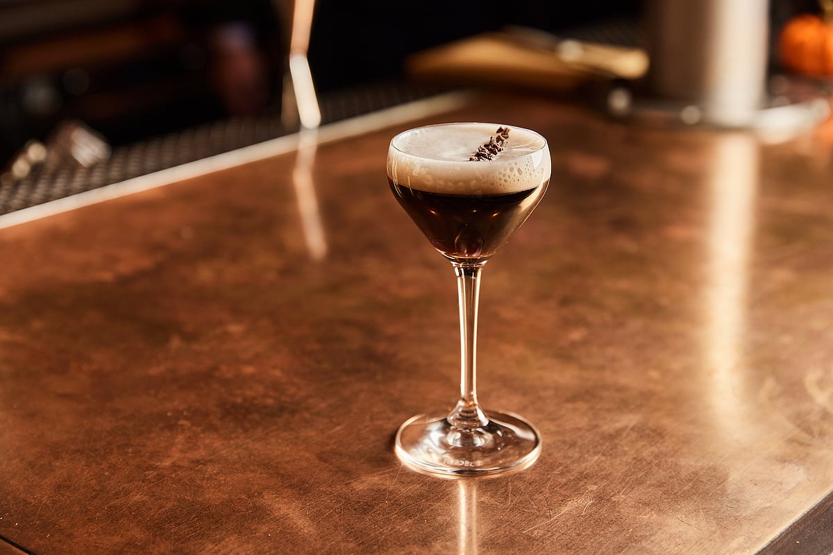 Discover Back Bar at Kimpton Hotel Eventi: Chelsea’s Chic Cocktail Haven