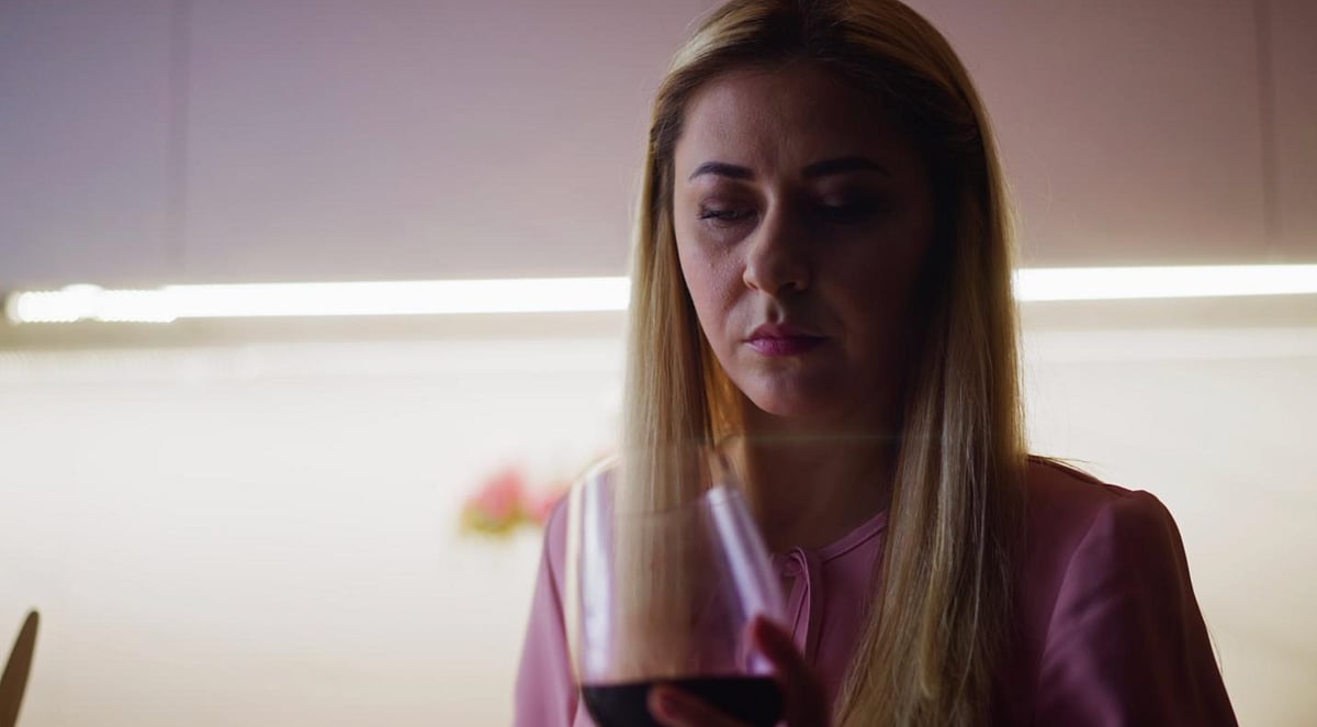 How to Identify Spoiled Wine: Tips from Experts