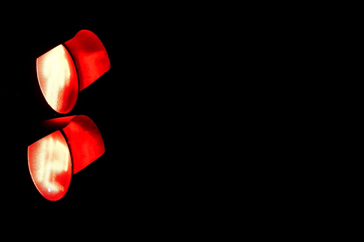 Understanding the Causes Behind Red and Yellow Light Accidents