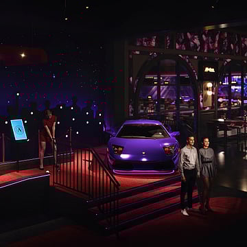 Albatross Debut: World's Largest Indoor Mini Putting Hits Edison, NJ