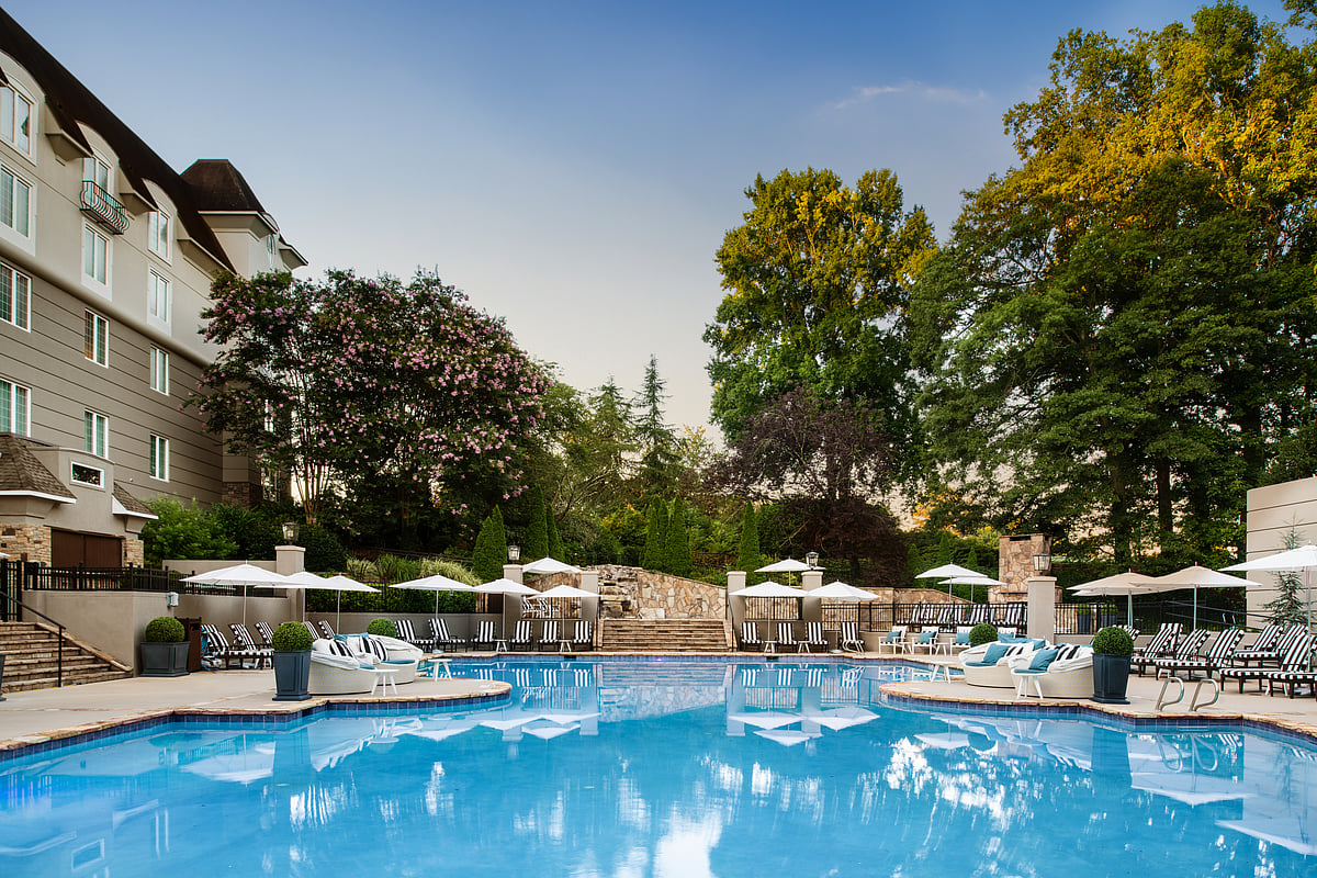 French Elegance: Escape to Château Élan in Georgia's Wine Country