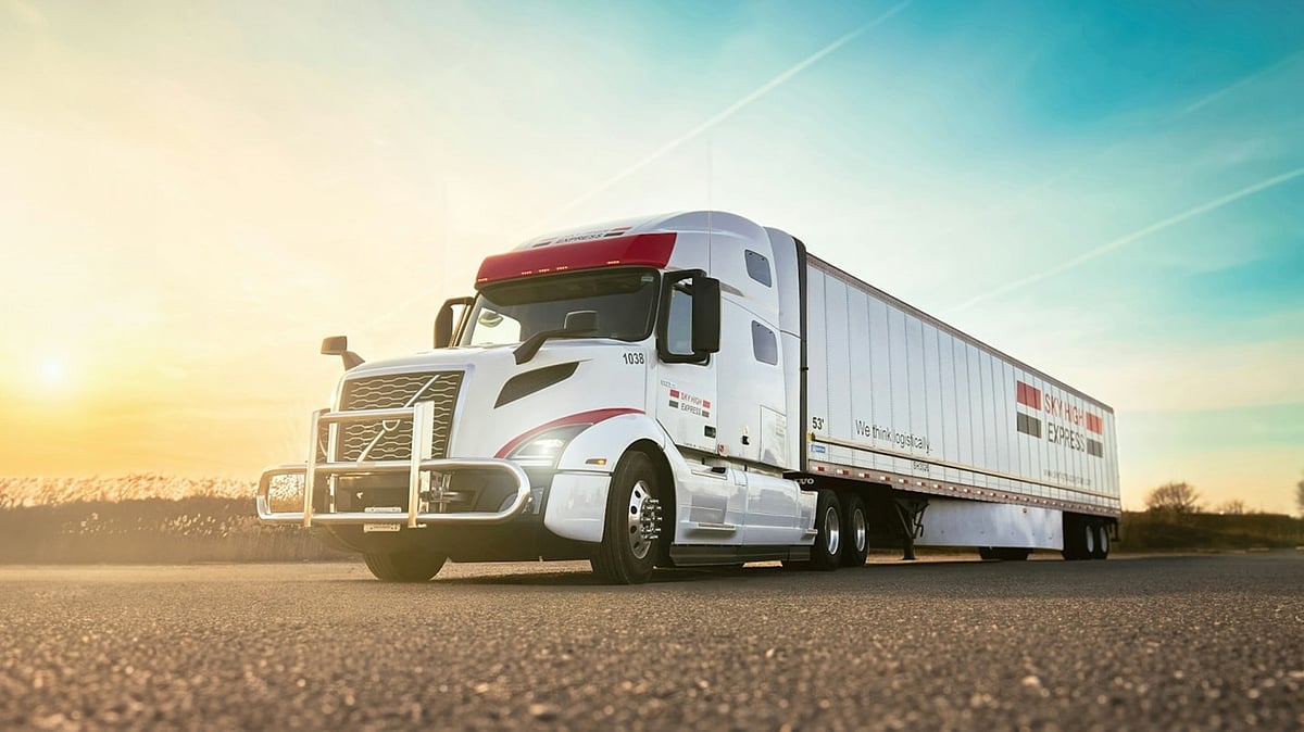 Blind Spot Awareness: Avoiding Tractor Trailer Danger Zones