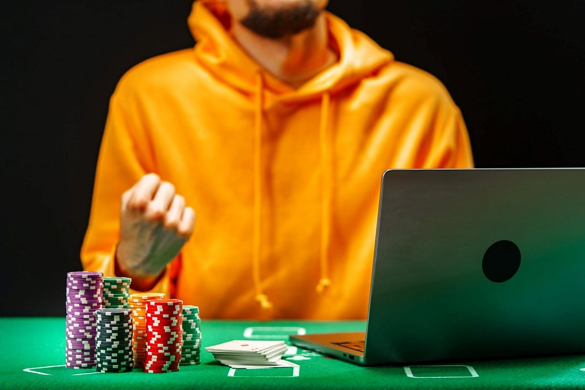 Virtual Poker Rooms: Exploring the Evolution in Online Gambling