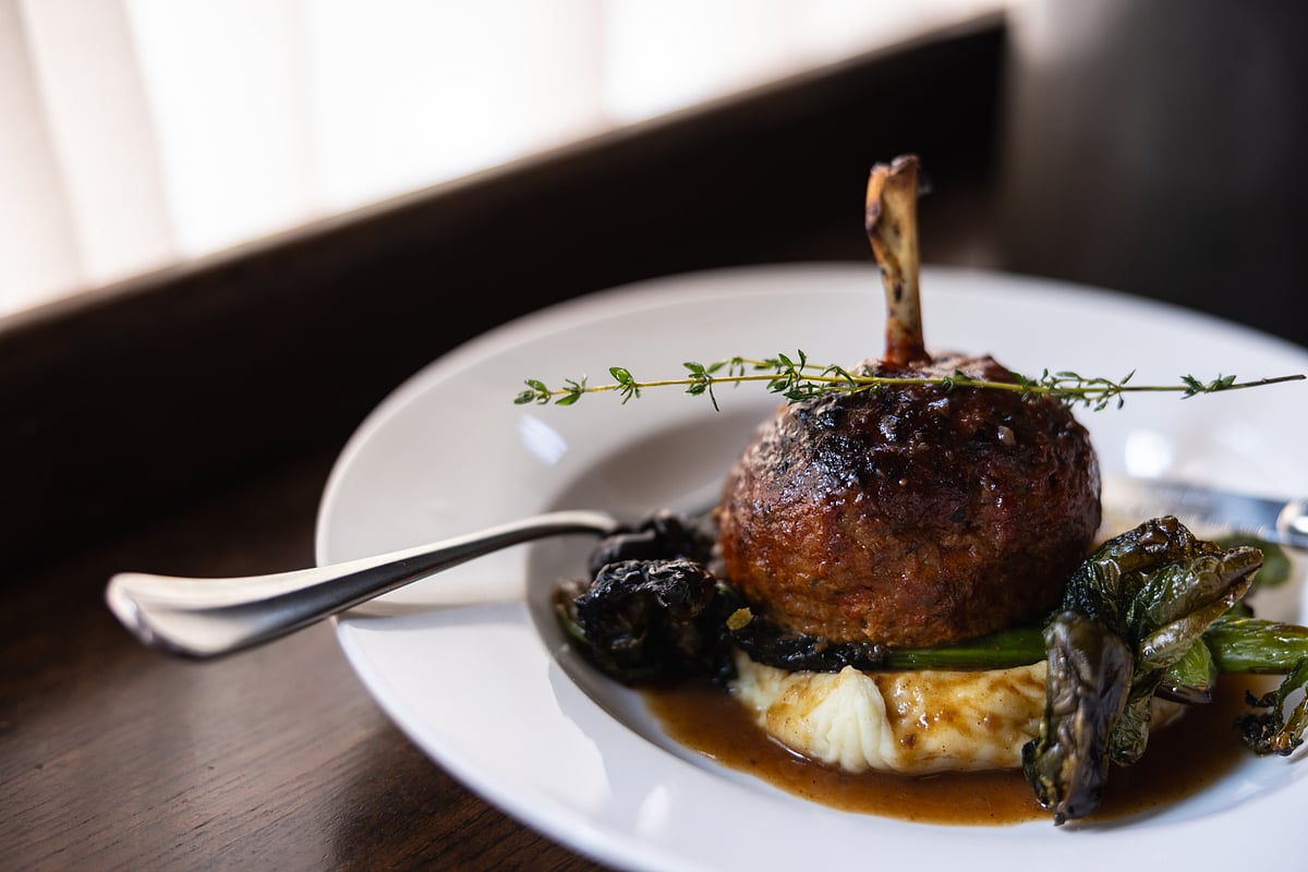 NYC Supper Club Revival: Jack & Charlie’s No. 118 Glamour Returns