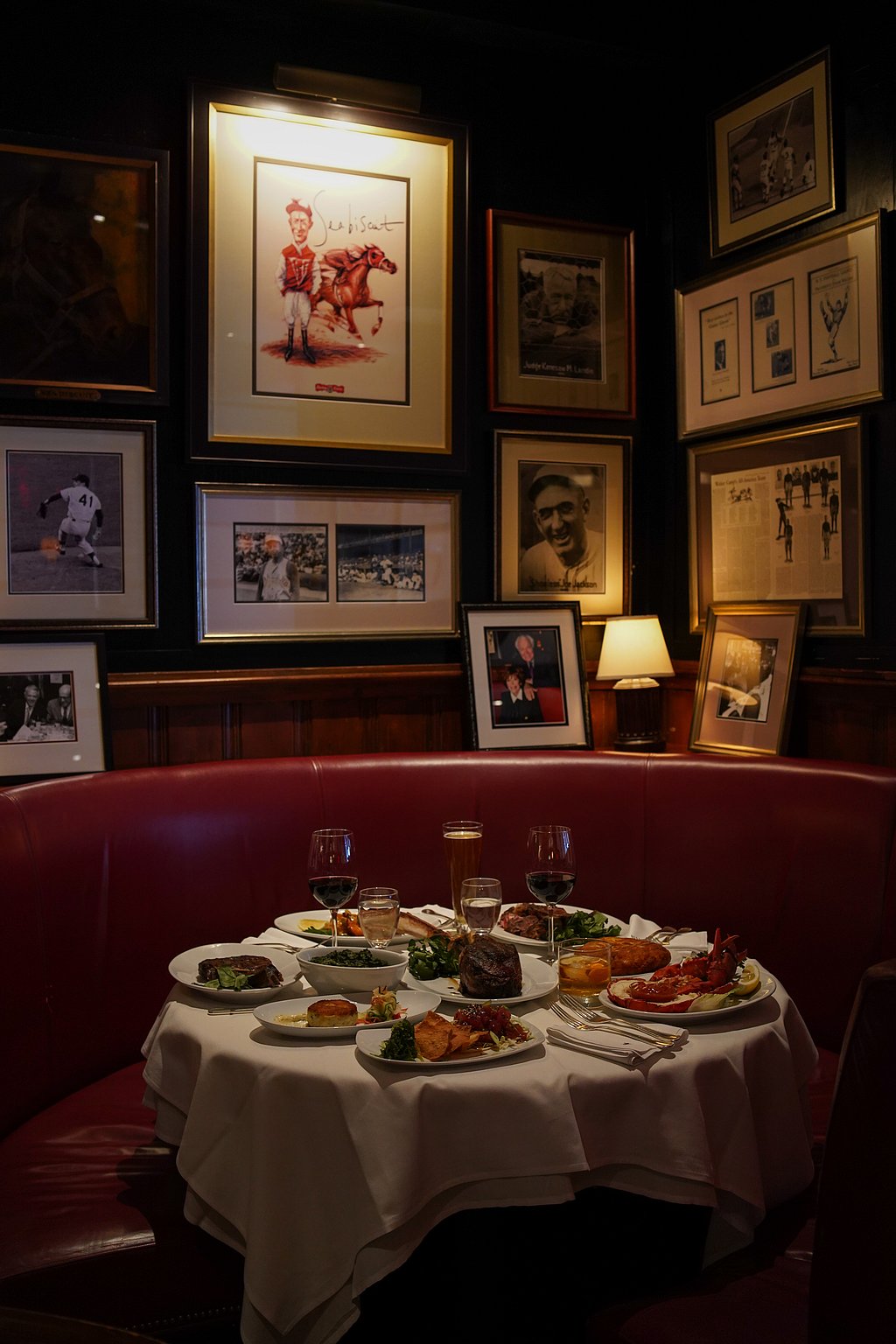 Discover Gallaghers: NYC's Timeless Steakhouse Experience