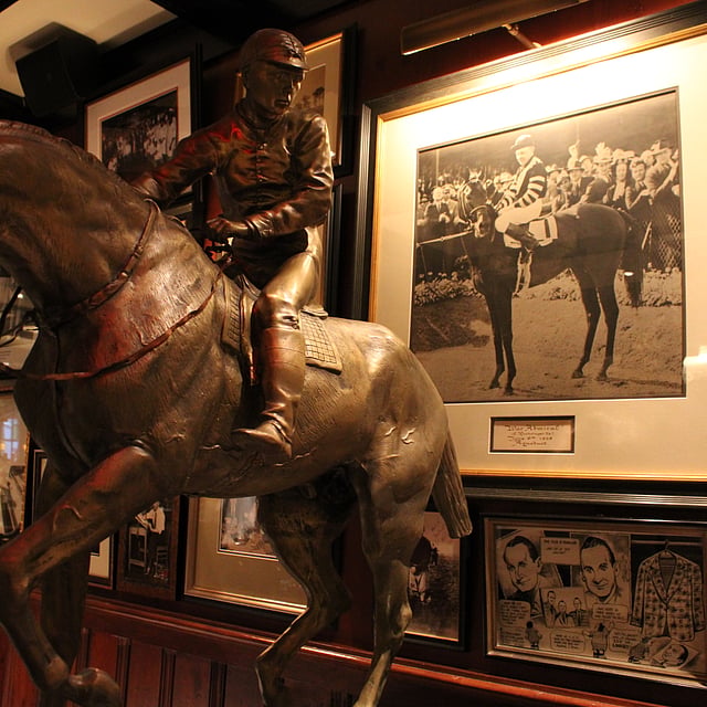 Discover Gallaghers: NYC's Timeless Steakhouse Experience