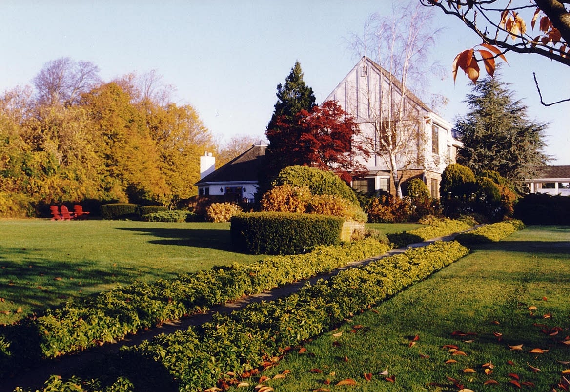 Autumn Luxury: Southampton Inn's Fall Experience in the Hamptons
