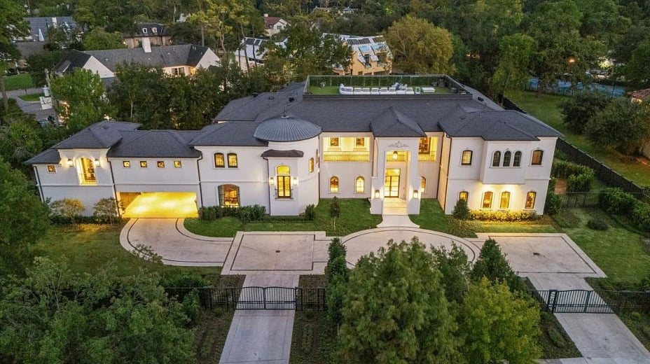 Houston Estate: Inside Memorial Drive's Holiday-Ready Luxury Home