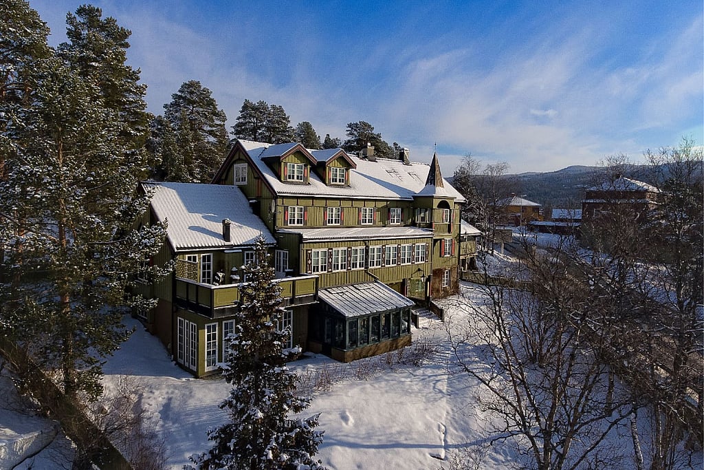 Discover Norway: Arctic Winter Adventures for Families This Spring Break