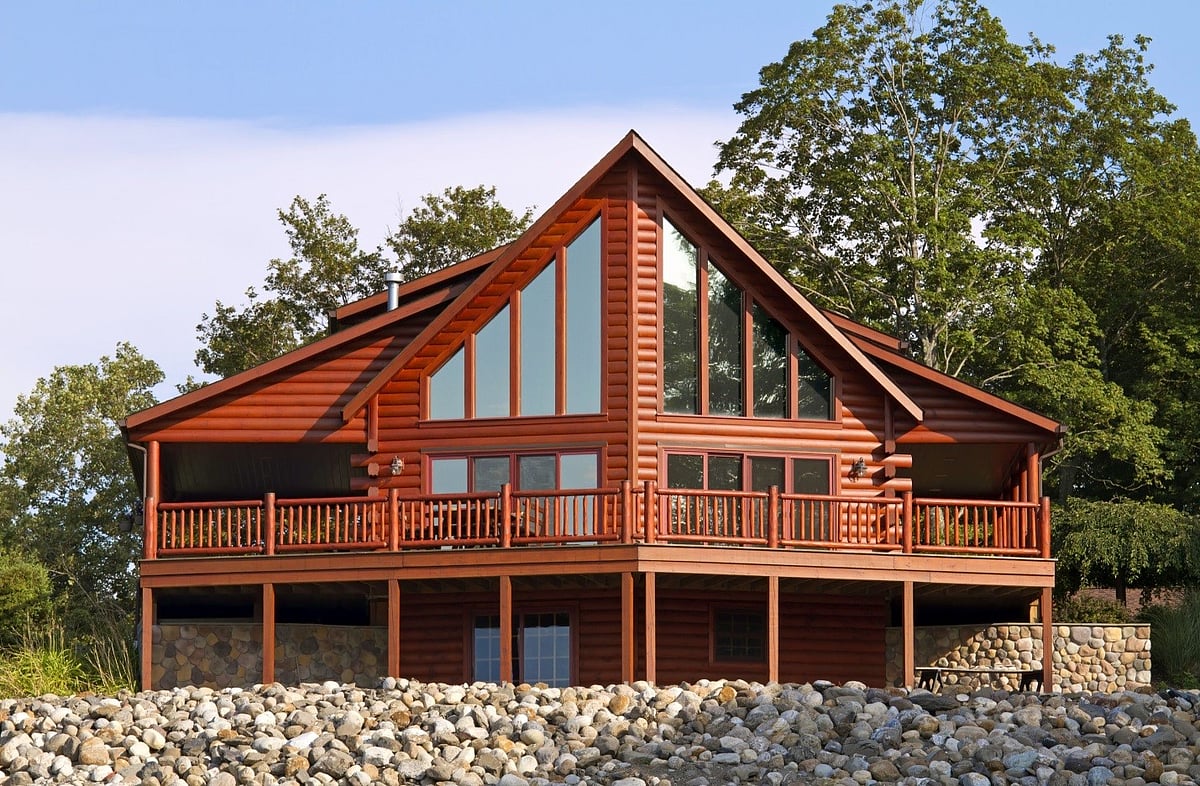 Designing a Modern Log Home: Balancing Tradition and Innovation