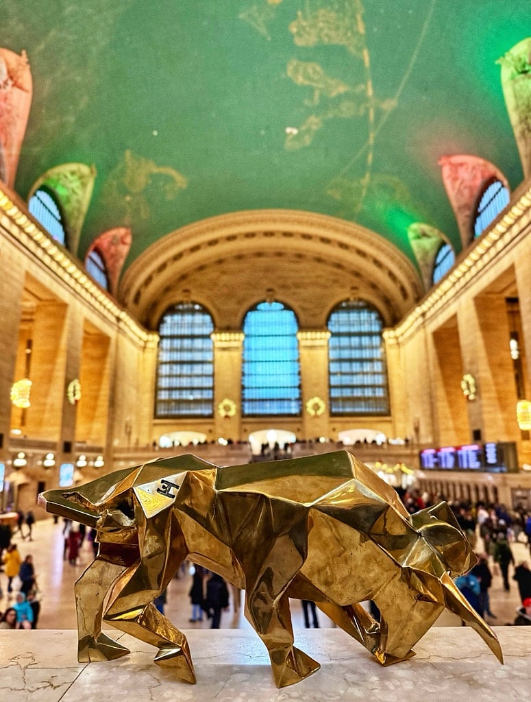 The Golden Bull by Enrique Cabrera Unveiled at Palladino’s in Grand Central