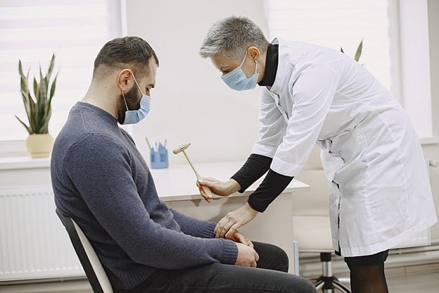 Why Consulting a Vein Doctor Early Can Prevent Health Complications