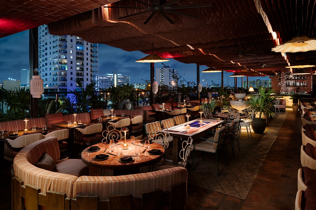 Riviera Dining Group Unveils CASA NEOS Lounge and Exclusive Rooftop in ...