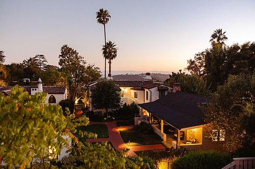 Best Luxury Pet-Friendly Hotels in the U.S. for National Pet Day 2026 ...