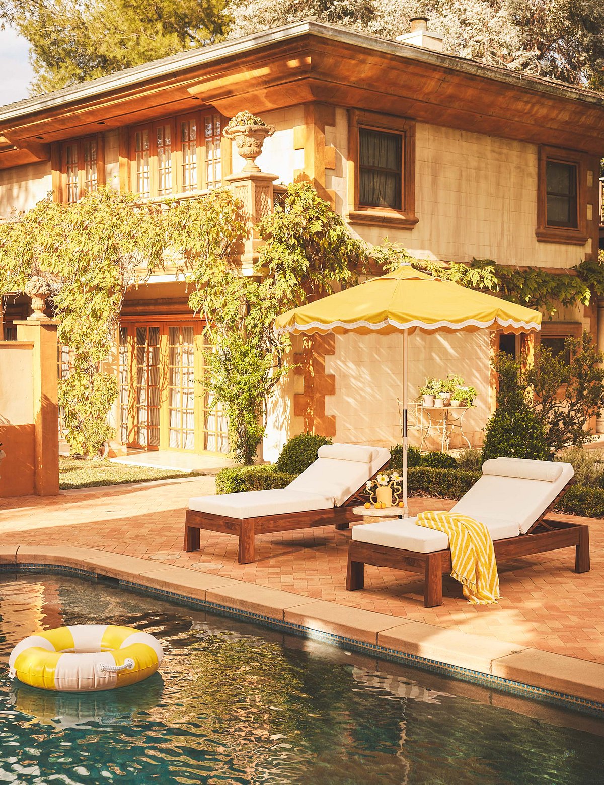 Best Outdoor Furniture for Summer 2026: Top Sofas, Dining Sets, Chaises ...