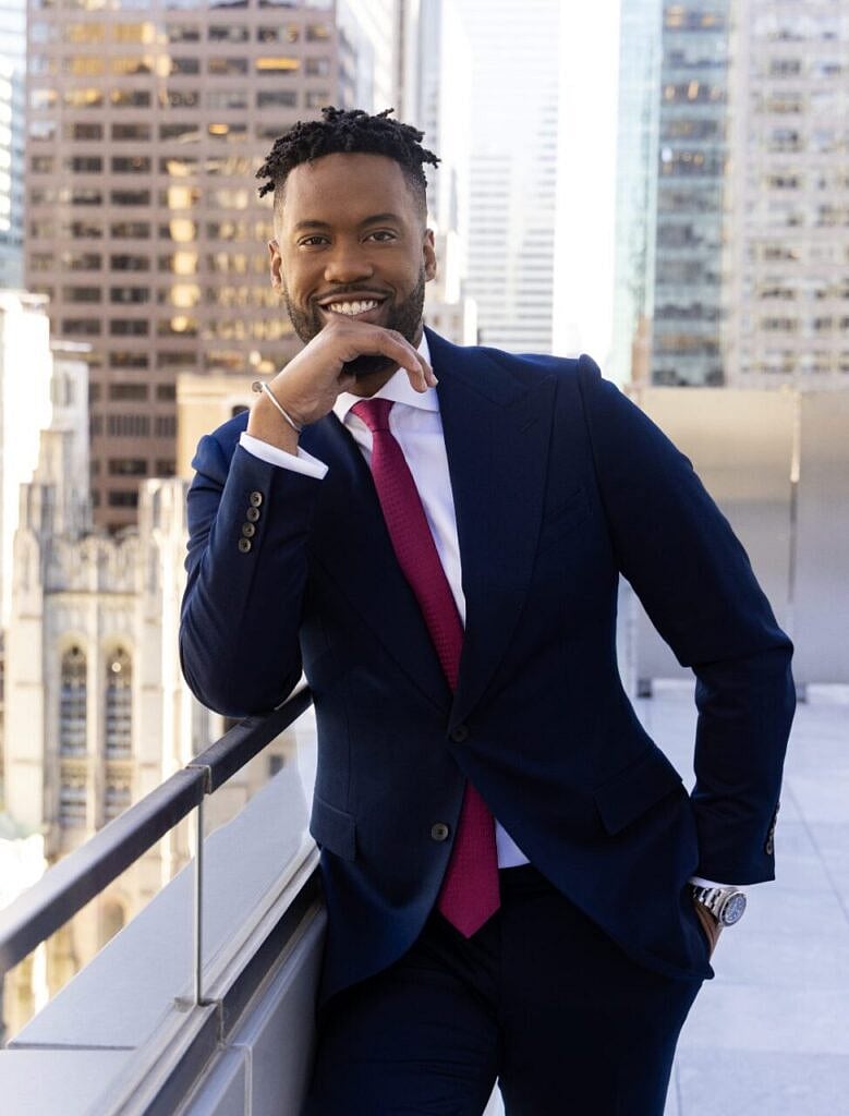 Fans are FURIOUS after Lawrence Jones’ UNFORGIVABLE on-air blunder—was it a simple slip-up or ...