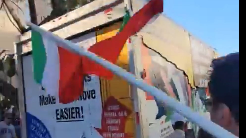 I NATT: Lastbil har kört in i demonstrationståg för Iran i Los Angeles