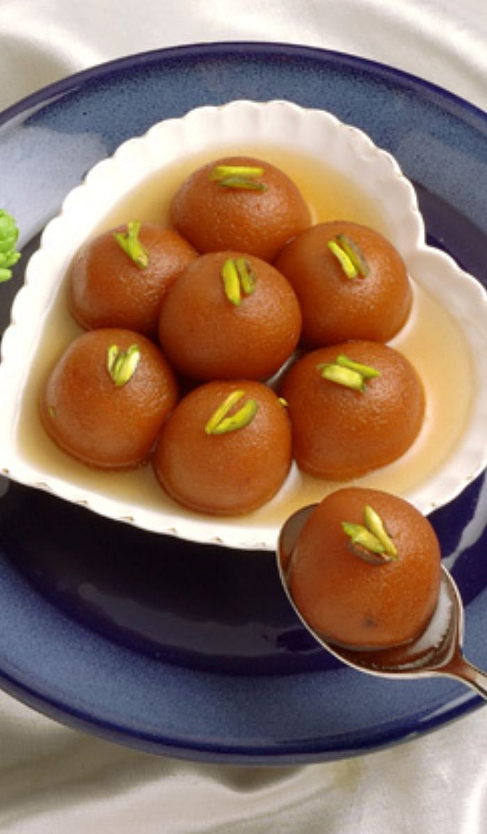 Gulab Jamun: खव्याचे गुलाबजाम बनवा या सोप्या पद्धतीने|simple gulab ...