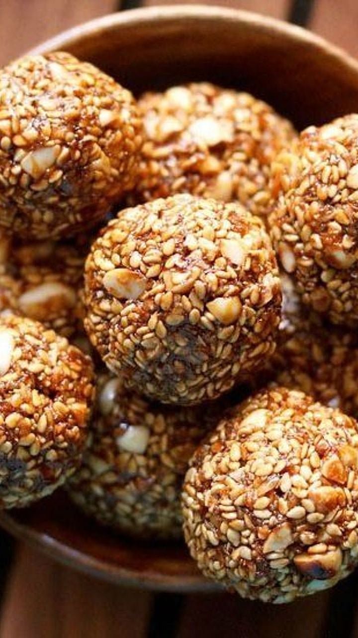 Winter Til laddu Recipe: हिवाळ्यात सकाळी खा तिळाचे लाडू, अगदी सोपी आहे ...