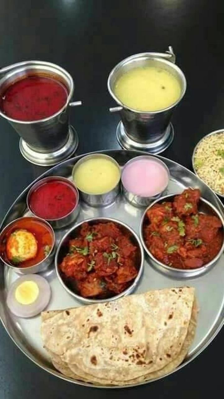 कोल्हापुरी स्टाईल तांबडा आणि पांढरा रस्सा घरी कसा बनवायचा? सोपी रेसिपी ...