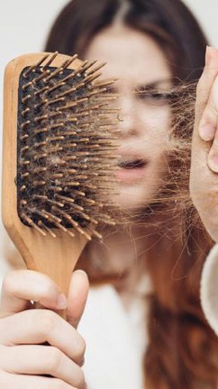 Hair Fall: केस गळताहेत? तुम्हीही 'या' चुका करताय का? जाणून घ्या| 4 four ...