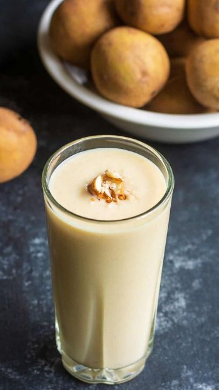 Chocolate Chikoo Milkshake Recipe : प्या गारेगार चॉकलेट चिकू मिल्कशेक ...