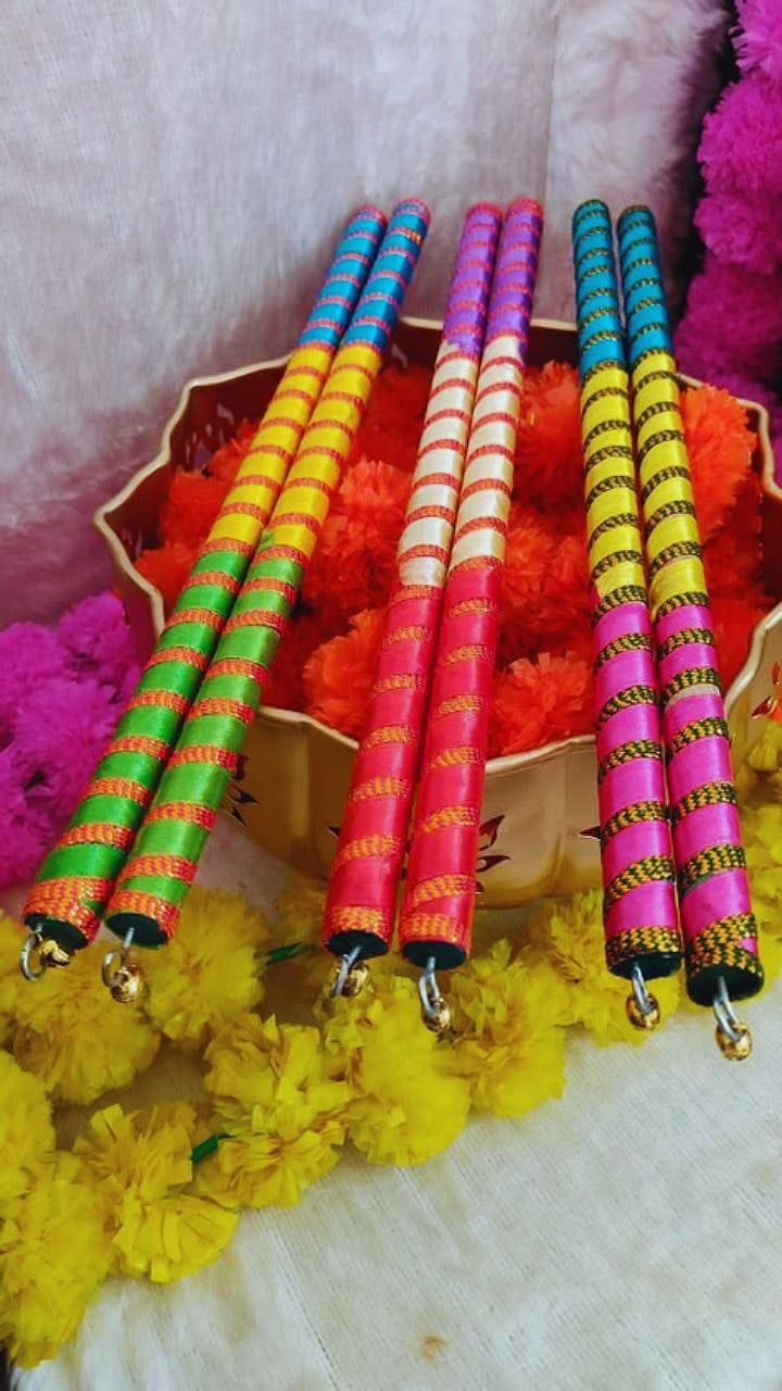 Navratri 2025 : दांडिया स्टिक्स सजवण्यासाठी ५ DIY आयडिया|top 5 unique ...