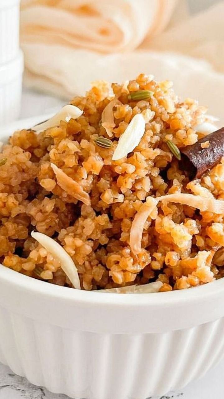 Lapsi Recipe: मऊ लुसलुशीत गुळाची लापशी कशी बनवायची?|how to make soft ...