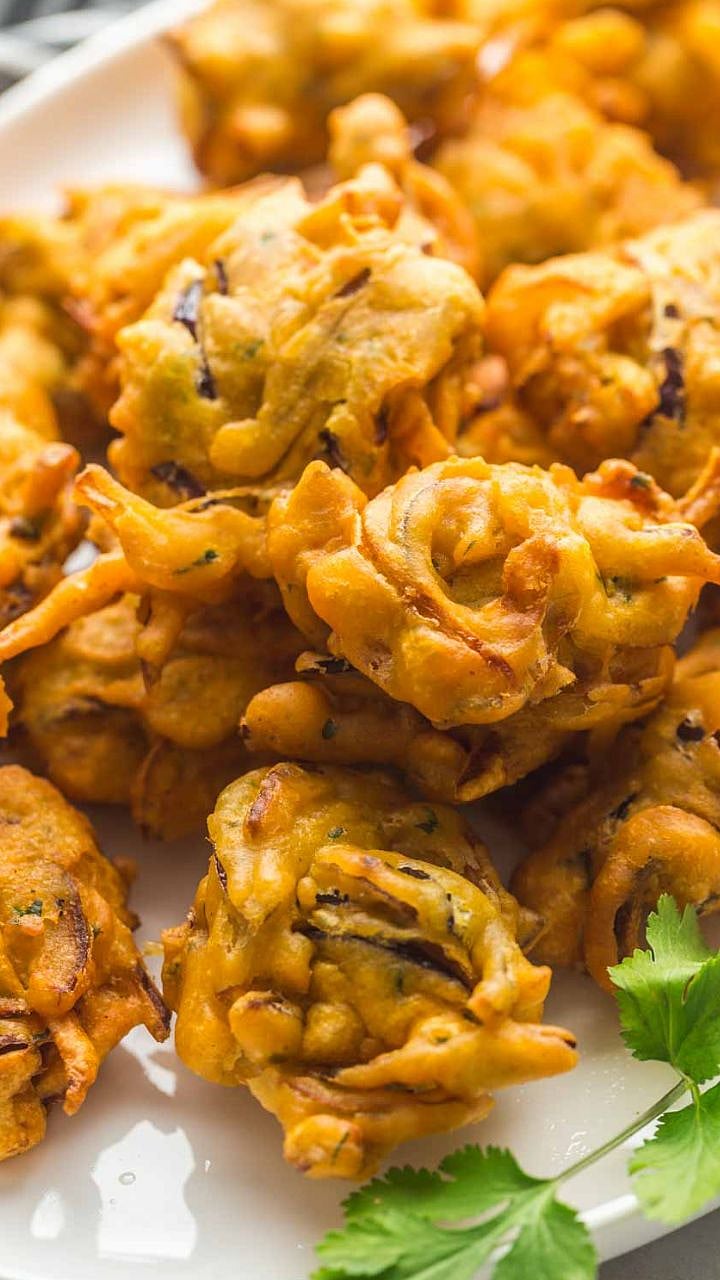 Kanda Paat Bhaji: नेहमीचे कांदाभजी खाऊन कंटाळलात? आता बनवा पातीचे पकोडे ...