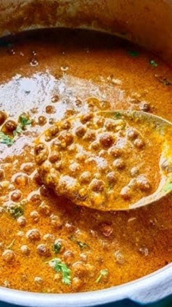 मालवणी स्टाईल काळ्या वटाण्याची रस्सा भाजी घरी कशी बनवायची?|how to make ...