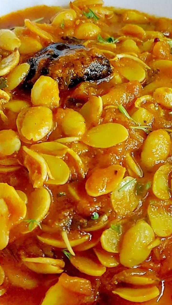 Konkan Food : कोकणात बनवतात तशी चमचमीत 'वालाची आमटी', गरमागरम भाताची चव ...
