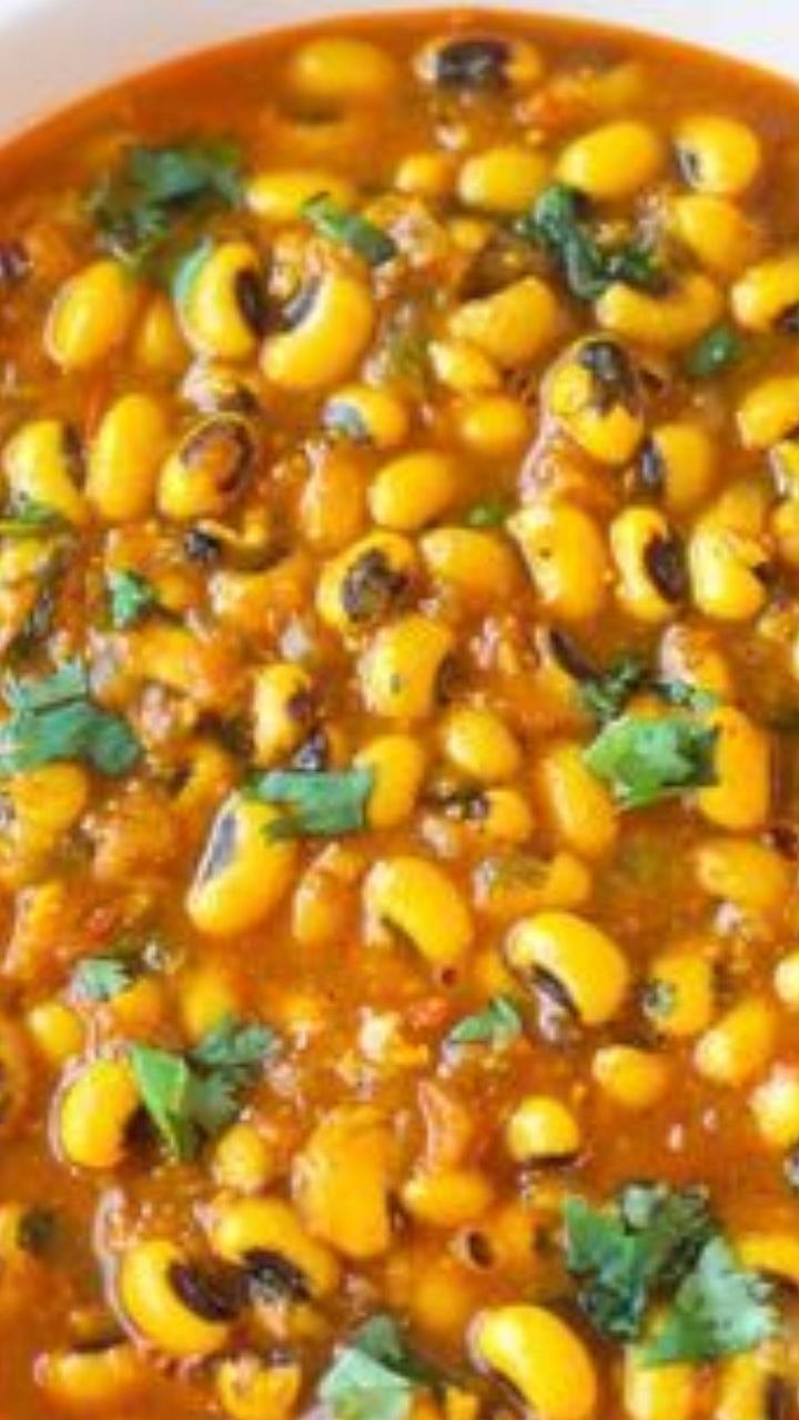 अस्सल गावरान पद्धतीची चवळीची भाजी कशी बनवायची?|how to make simple ...