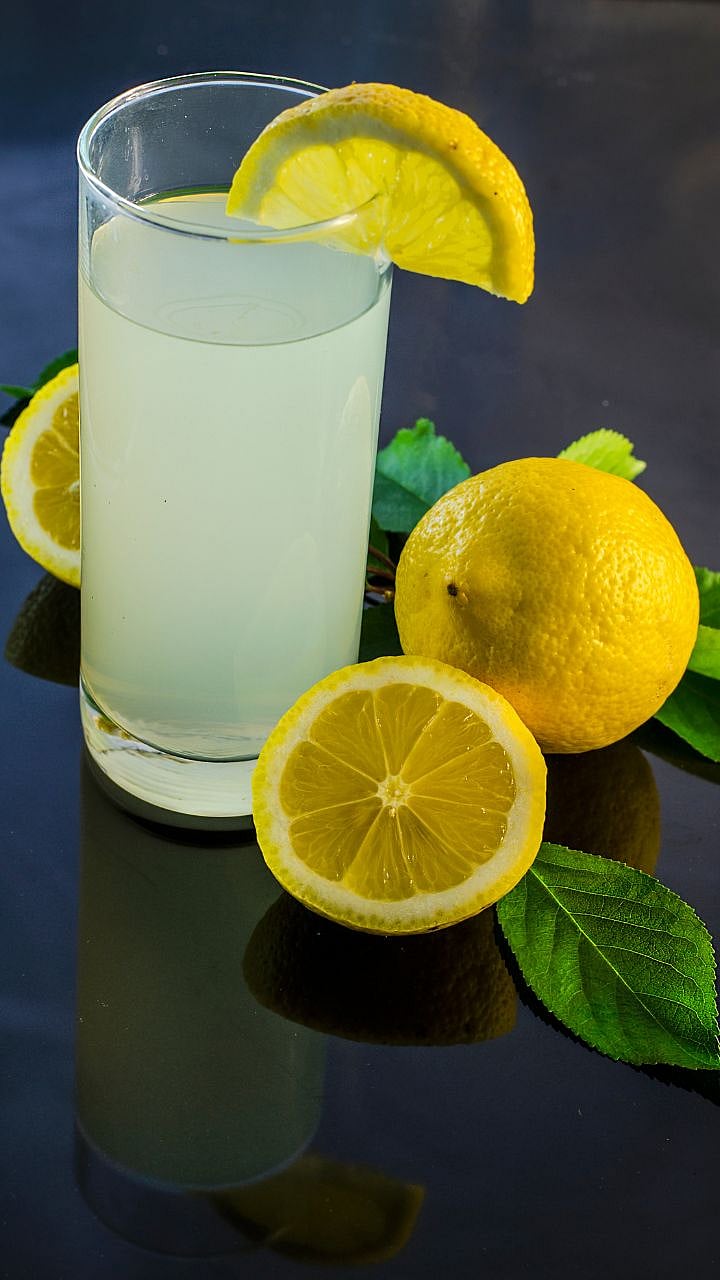 Lemon Juice: या लोकांनी चुकूनही पिऊ नका लिंबू पाणी