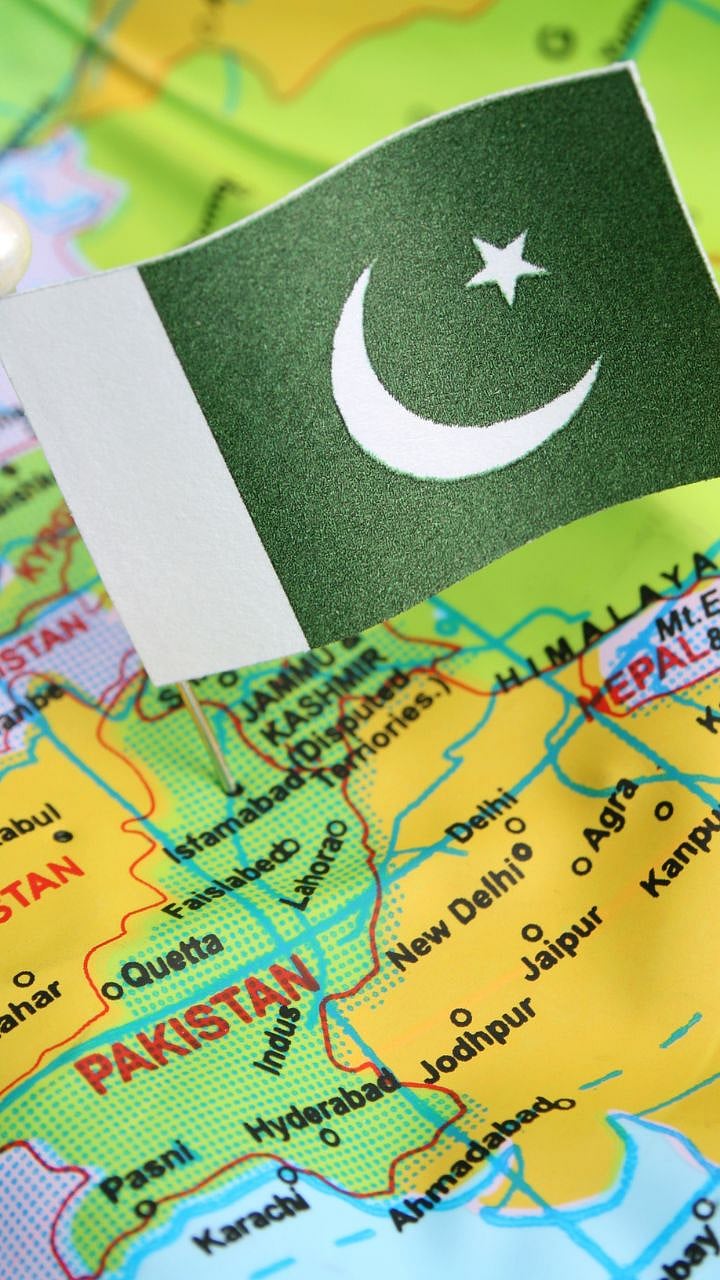 Pakistan Rules | मिम्स पाठवल्यावरही होतो तुरुंगवास पाकिस्तानातील ...