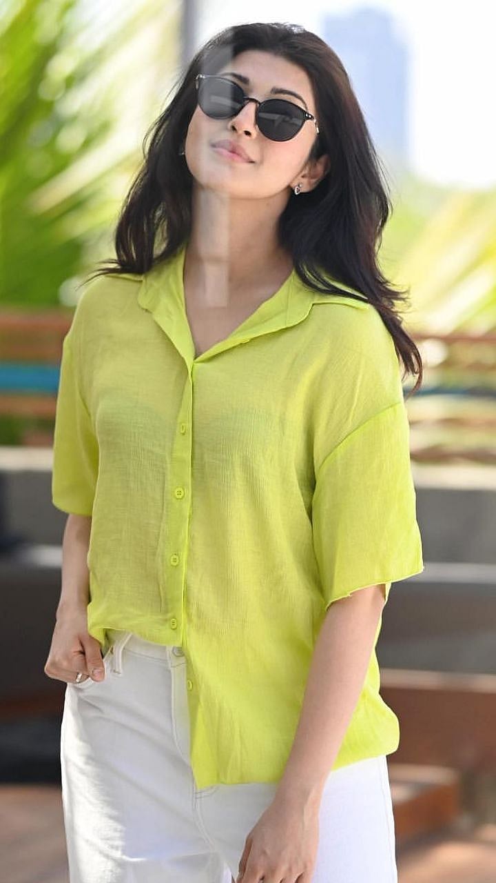 Pranitha Subhash Photo: दाक्षिणात्य सुंदरीचं मनमोहक सौंदर्य! घायाळ करणाऱ्या लूकवर नेटकरी फिदा ...