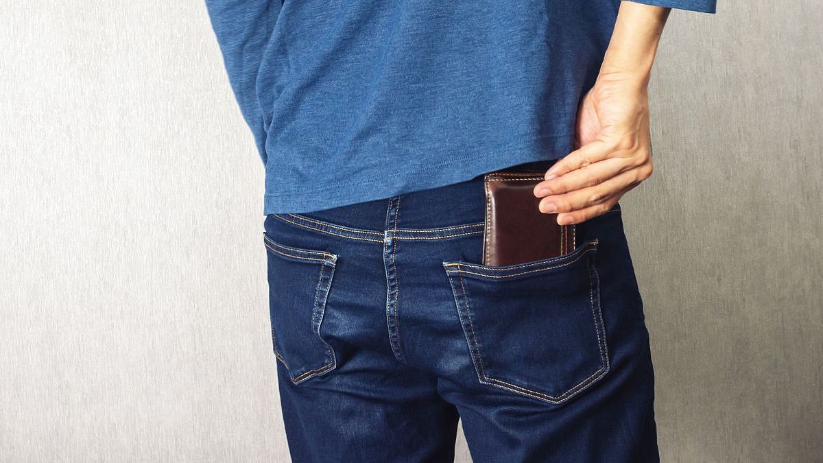 Fat Wallet Disease : पुरुषांच्या 'या' चूकीमुळे जडू शकतो भयंकर आजार ...